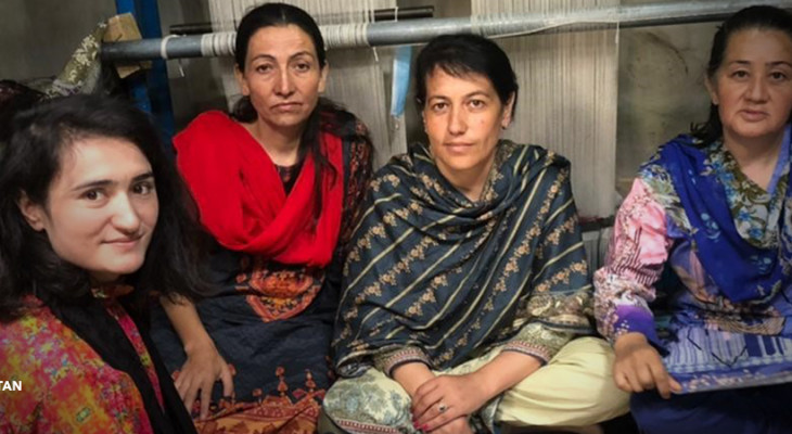 Hunza girl mobilizing women towards e-commerce in Gilgit-Baltistan-INP